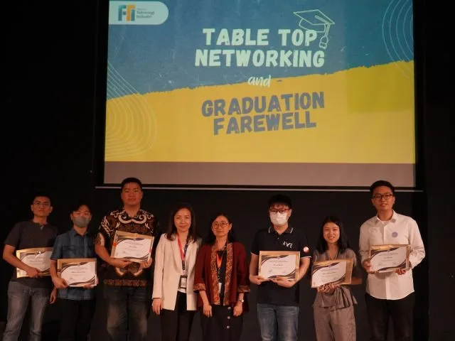 Kerja sebelum Wisuda, FTI PCU Usung Table Top Networking & Graduation ...