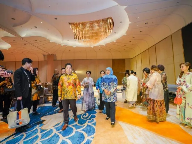Resmikan Han Palace dan Legacy Ballroom di Surabaya, Khofifah Optimis ...